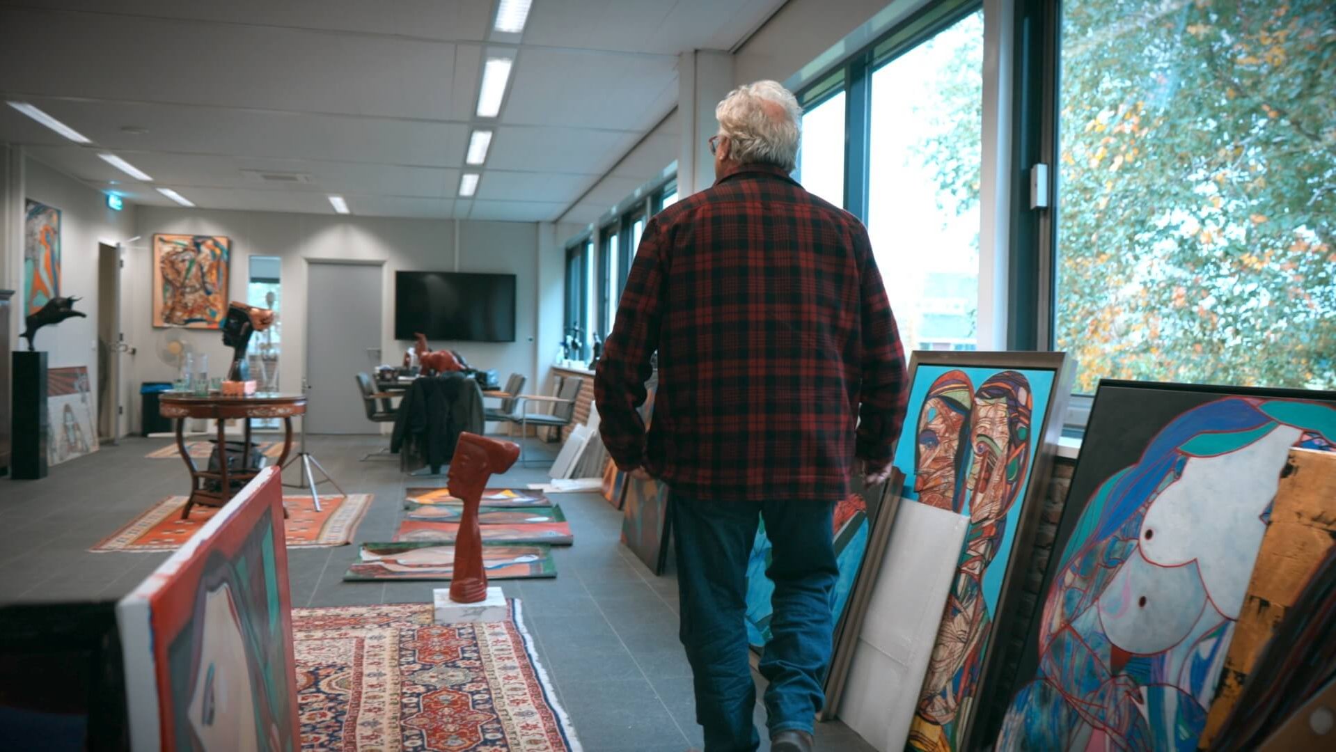 Dutch "life-artist" Theo Mackaay colours the world - BrightVibes