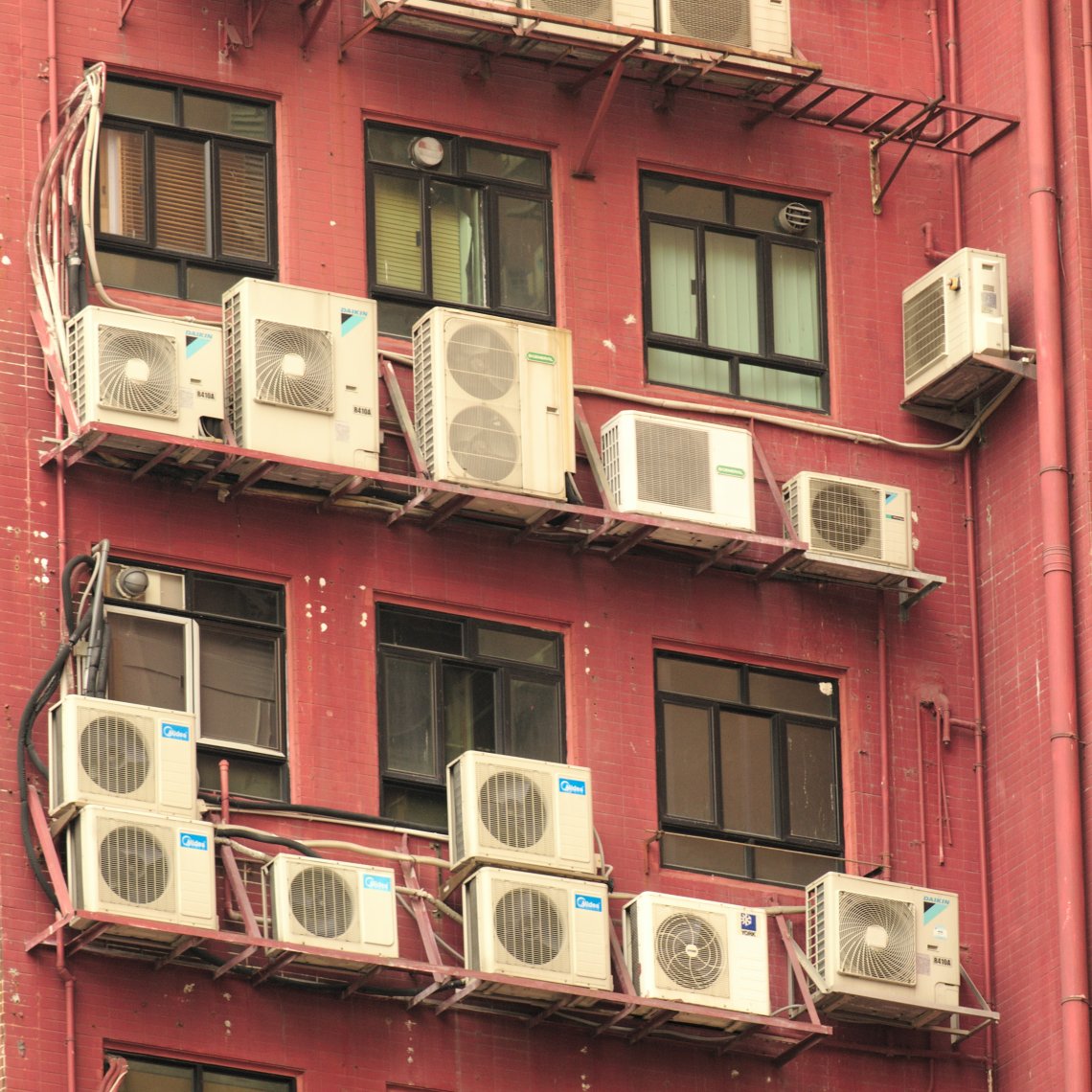 Bees' Inspired Sustainable Solution Terracotta Cooling System