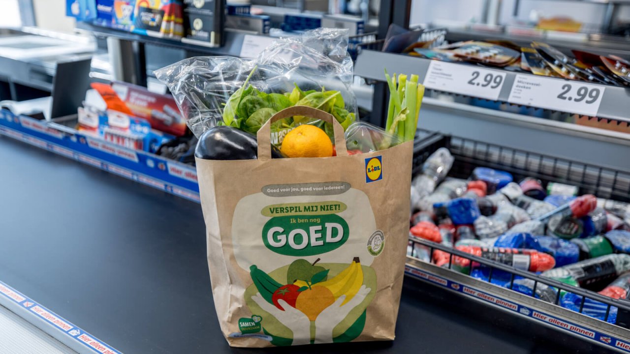 Lidl introduceert 'Verspil Mij Niet' groente- en fruittas