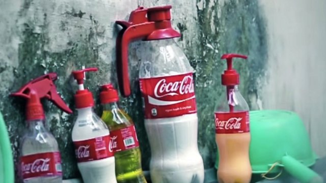 Una botella como una navaja suiza, hecha de azúcar. Cómo dices ...