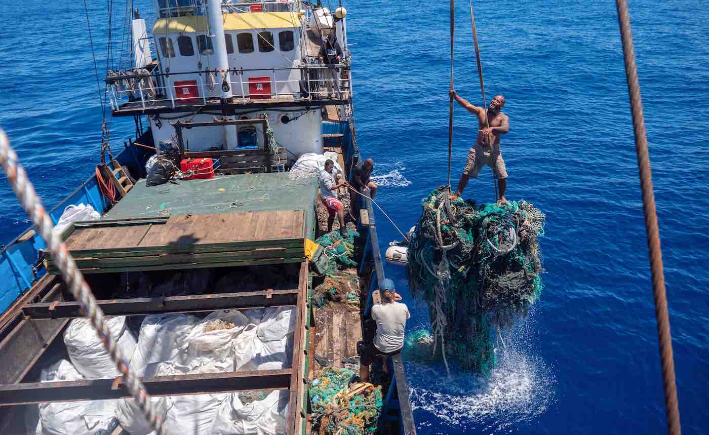Hawaii group hauls in record 103 tons of trash from Pacific Ocean ...