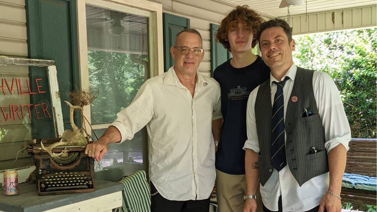 Tom Hanks makes dreams come true for fellow manual typewriter ...