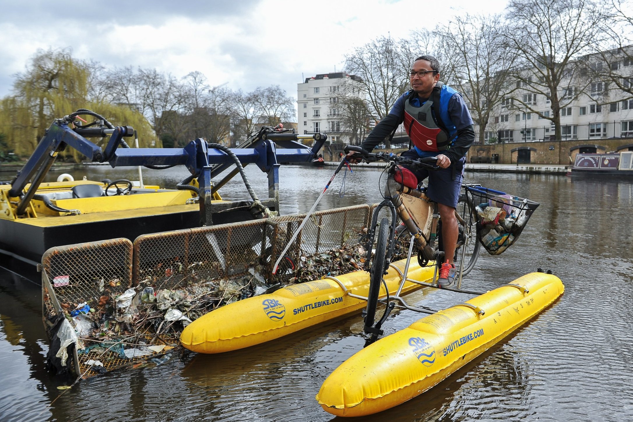 This guy is taking off-road cycling to the next level to fight plastic ...