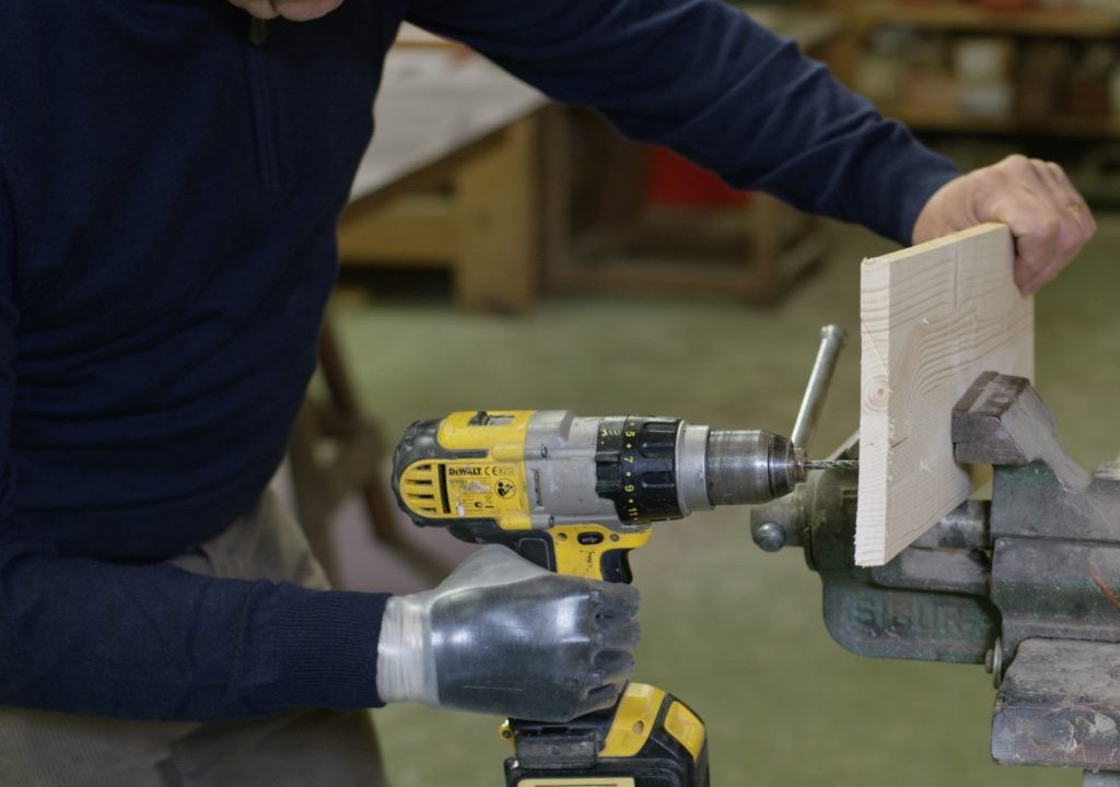 Italian researchers develop biomimetic prosthetic hand uniquely similar ...