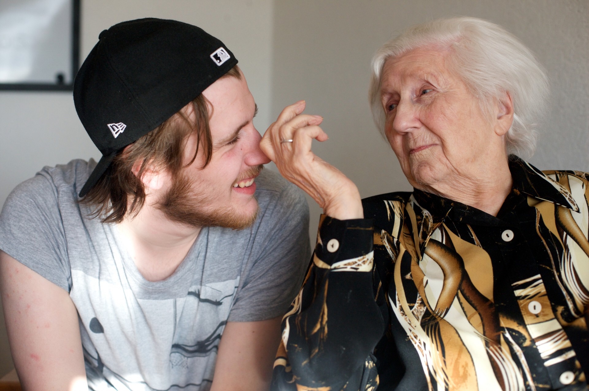 Dutch students are living in care homes for the elderly and everyone is ...