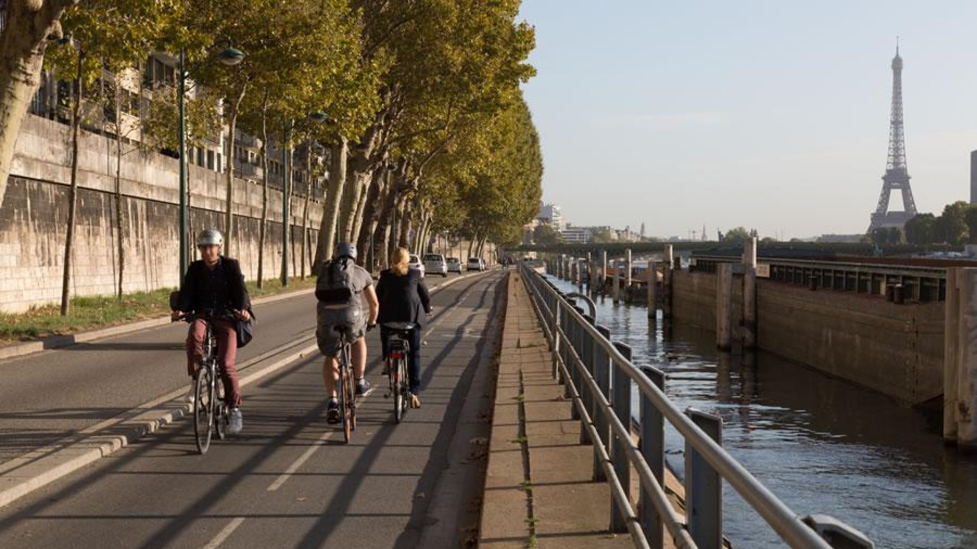 Paris to create 650km of cycle lanes post lockdown - BrightVibes