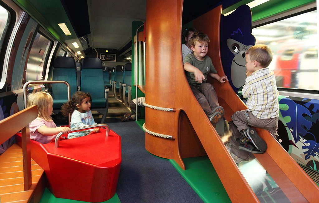 All aboard for fun! Long-distance Swiss trains are now mobile ...