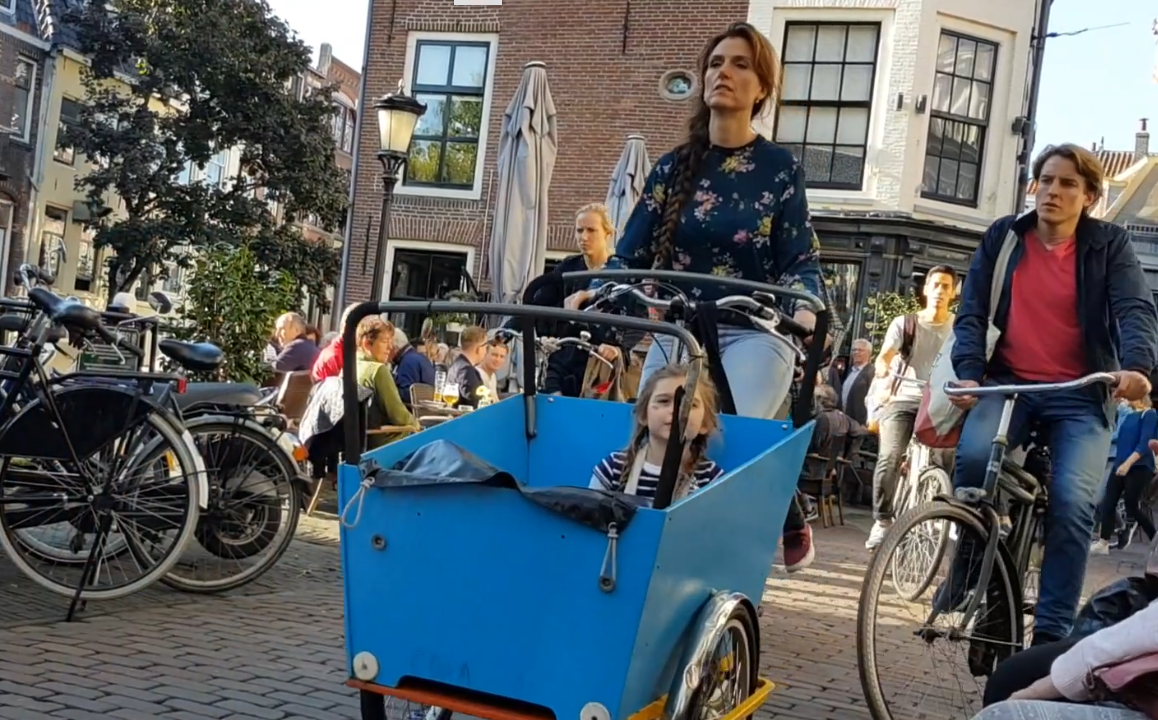 How cycling keeps the Dutch healthy and saves them billions. - BrightVibes