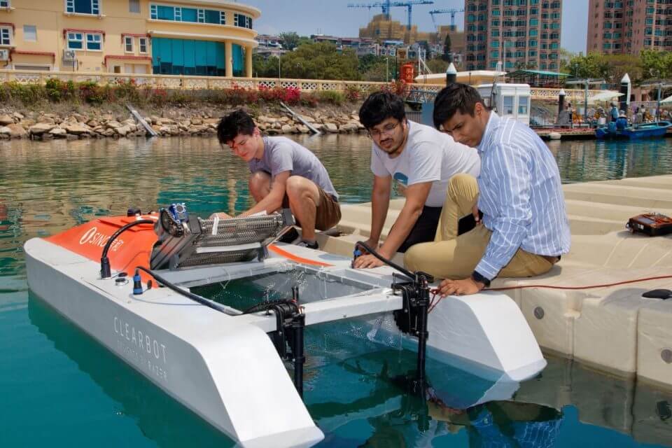 AI-enabled robotic boat cleans waterways to stop plastic trash reaching ...